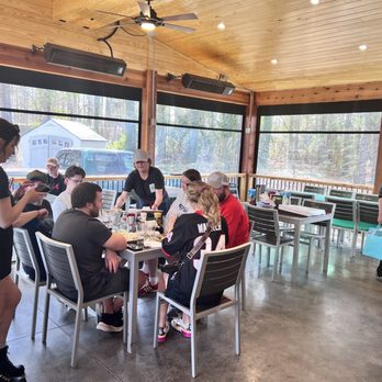 MOONDOG PUB & GRUB - Updated October 2025 - 19 Photos & 15 Reviews ...