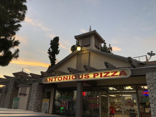 ANTONIOUS PIZZA - 28 Photos & 96 Reviews - 22400 Barton Rd, Grand ...
