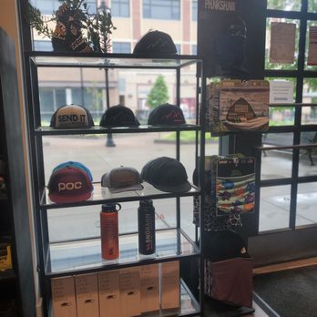 SNOBAHN - Updated December 2025 - 72 Photos & 56 Reviews - 6955 S York ...