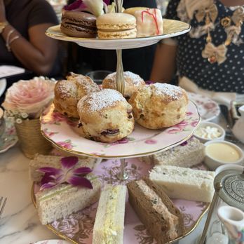 LITTLE HEN - Updated December 2025 - 401 Photos & 118 Reviews - 155 ...