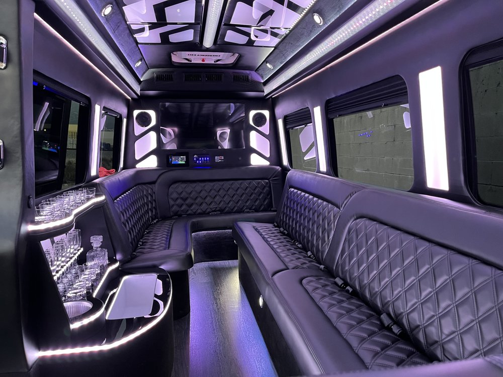 LUX LIMOUSINE SERVICE - Updated May 2025 - 13 Photos - Glendale ...