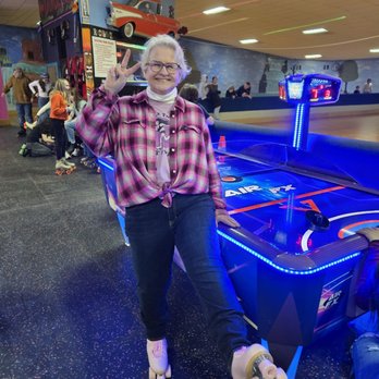 SUNSET RINK - Updated December 2025 - 12 Reviews - 2755 N Susquehanna ...