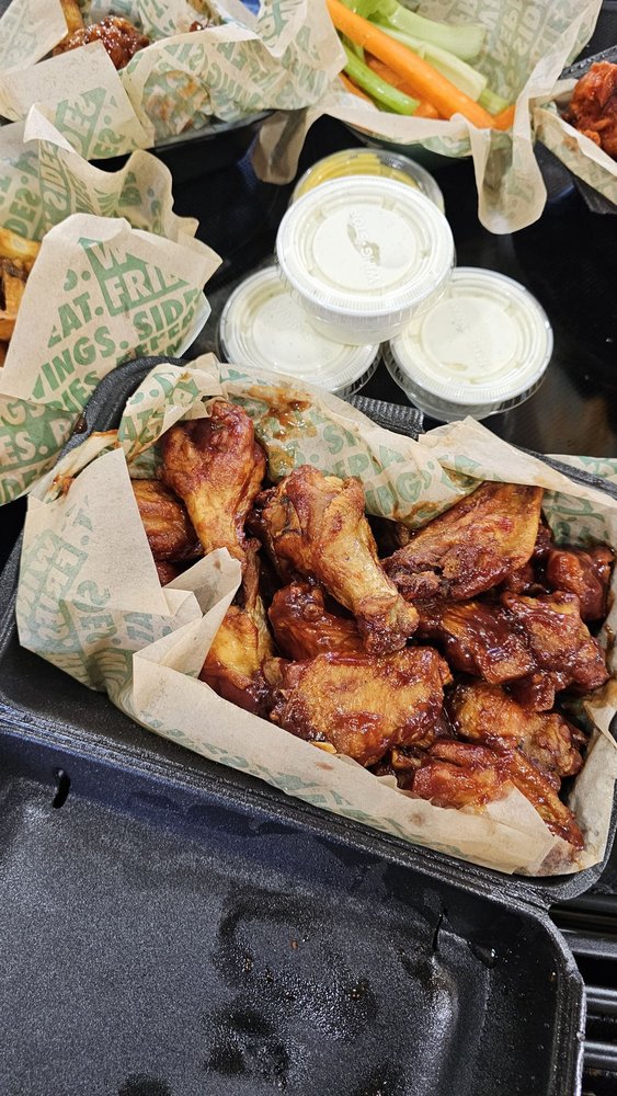 WINGSTOP - Updated June 2025 - 16 Reviews - 1340 Mohawk Blvd ...