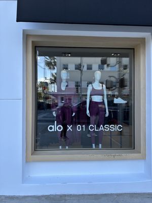 ALO - Updated October 2025 - 117 Photos & 147 Reviews - 370 N Canon Dr ...