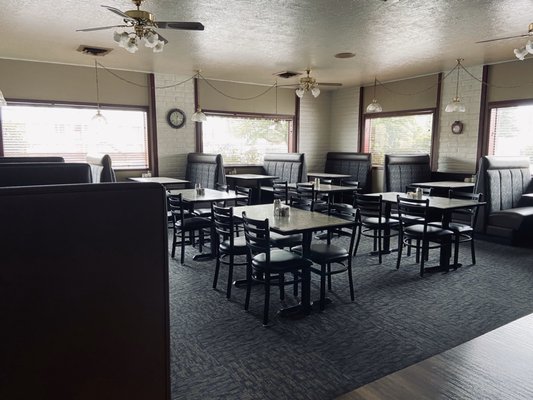 APPLETREE RESTAURANT & LOUNGE - 17 Photos & 43 Reviews - 1890 S Main St ...
