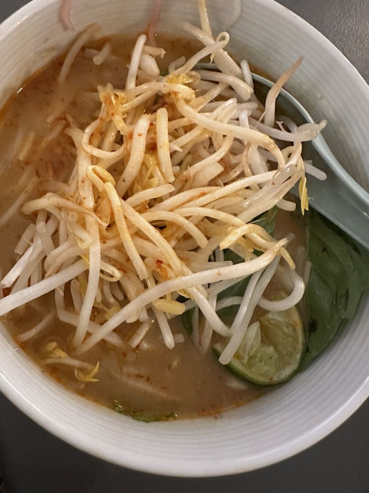 PHO TAN’S - Updated December 2024 - 45 Photos - 3281 Kingsway ...