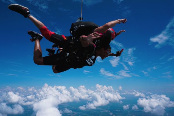 SKYDIVE SPACELAND - HOUSTON - 224 Photos & 188 Reviews - Skydiving ...