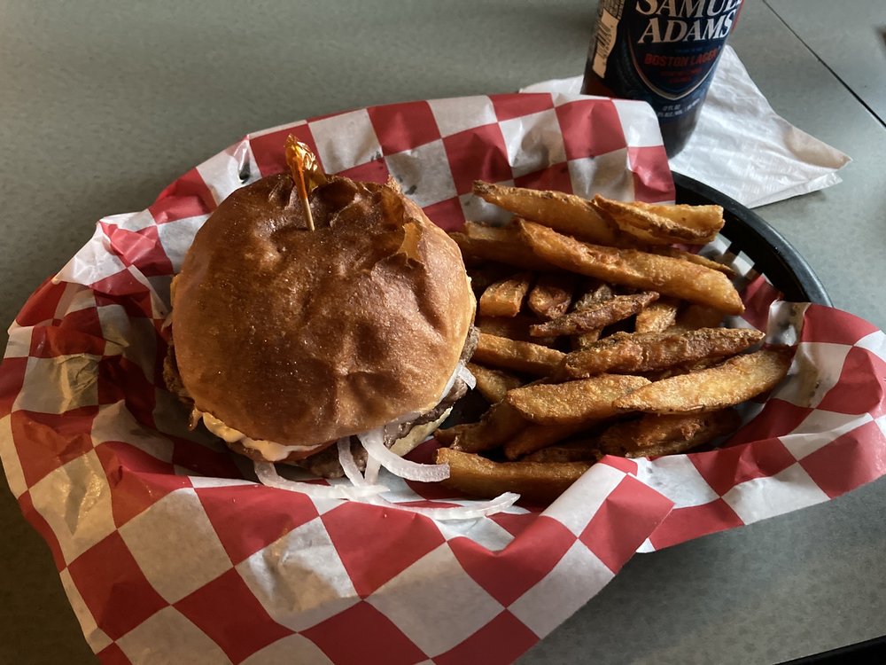 FREEMAN INN - 10193 N Dickinson Ave, Walkerville, Michigan - Bars ...