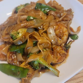 THAI CAFE - Updated July 2025 - 116 Photos & 183 Reviews - 1219 E Front ...