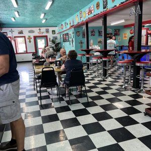 PIT ROW PIT STOP - 171 Photos & 167 Reviews - 402 1st St, Livingston ...