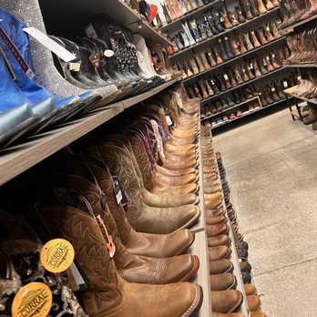BOOT BARN - Updated December 2025 - 36 Photos & 55 Reviews - 1445 Santa ...