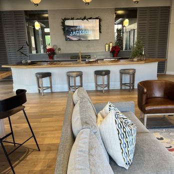 408 JACKSON - Updated December 2025 - 16 Photos - 366 Field St ...