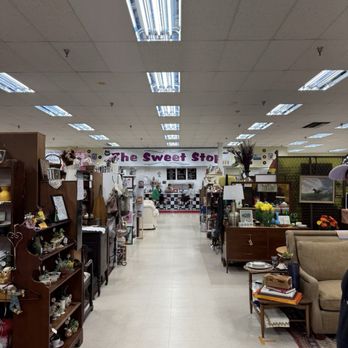 THE ECLECTIC CHIC - Updated December 2025 - 48 Photos & 14 Reviews ...