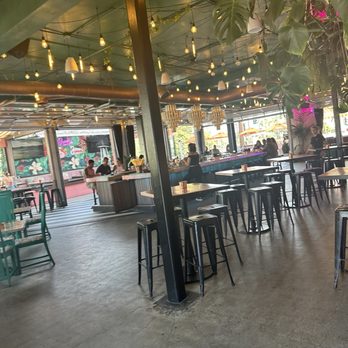 FLAMINGO DECK - Updated December 2024 - 555 Photos & 433 Reviews - 4110 ...