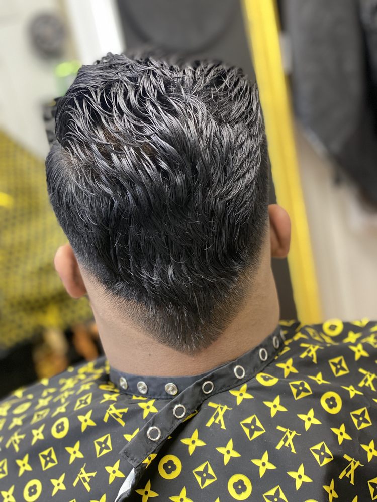 REFLECTIONS BARBERSHOP - Updated December 2025 - 33 Photos - 1375 ...