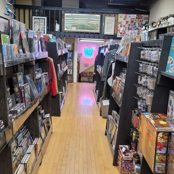 GRIFFON BOOKSTORE - Updated September 2025 - 20 Photos & 27 Reviews ...