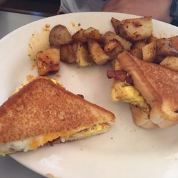 BROOKLINE LUNCH - Updated September 2025 - 680 Photos & 719 Reviews - 9 ...