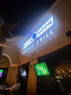 HALF MOON SPORTS GRILL - Updated March 2026 - 122 Photos & 412 Reviews ...