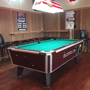 CHUB’S PUB & PACKAGE PLACE - Updated June 2024 - 15 Photos - 421 ...