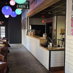 TABLE 33 - Updated December 2025 - 476 Photos & 407 Reviews - 45 W 4th ...