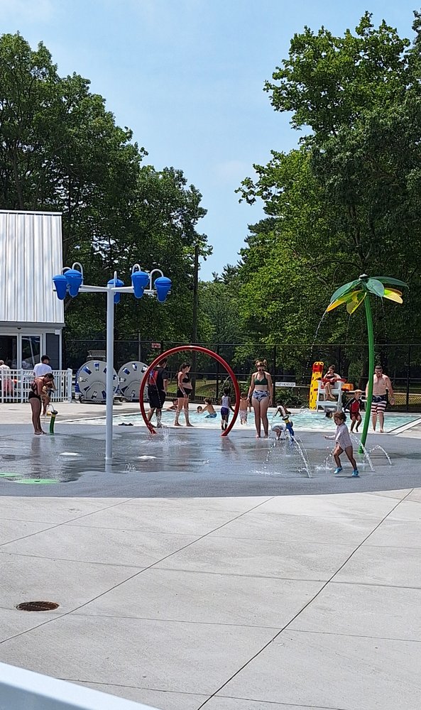 BYRON LAKE POOL - Updated December 2025 - 14 Photos - 76 Bayview Dr ...