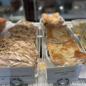 OAK TREE CAFE - Updated November 2025 - 6200 Oak Tree Blvd ...