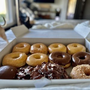 THE DOUGHNUT PEDDLER - Updated December 2025 - 31 Photos - 450 N ...