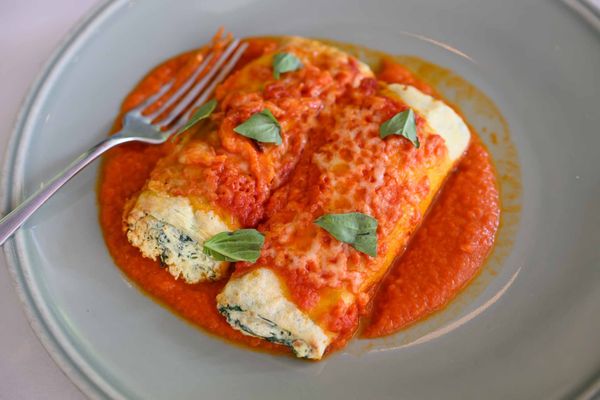 CAFÉ CLICK - Updated October 2025 - 73 Photos & 16 Reviews - 1701 John ...