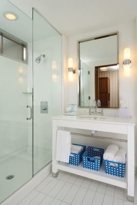 FOUR POINTS BY SHERATON MONCTON - Updated August 2024 - 21 Photos - 40 ...