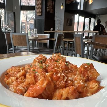 MANO BELLA - SOUTHPARK - Updated November 2024 - 112 Photos & 43 ...