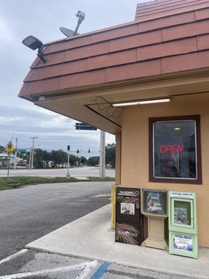 TRACKSIDE DONUTS - Updated November 2025 - 198 Photos & 270 Reviews ...