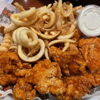 HOOTERS - Updated March 2025 - 157 Photos & 97 Reviews - 1801 W Mercury ...