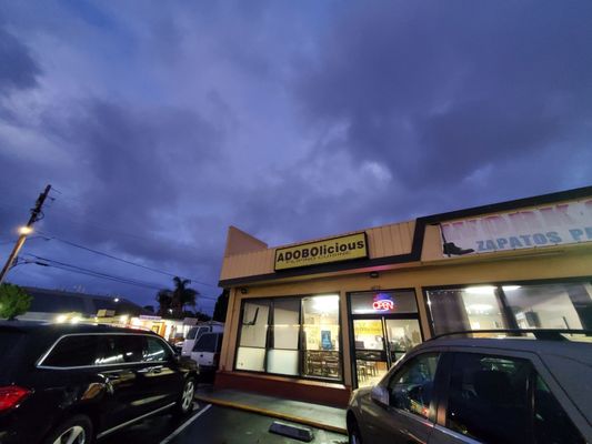 ADOBOLICIOUS - Updated December 2025 - 321 Photos & 316 Reviews - 4812 ...