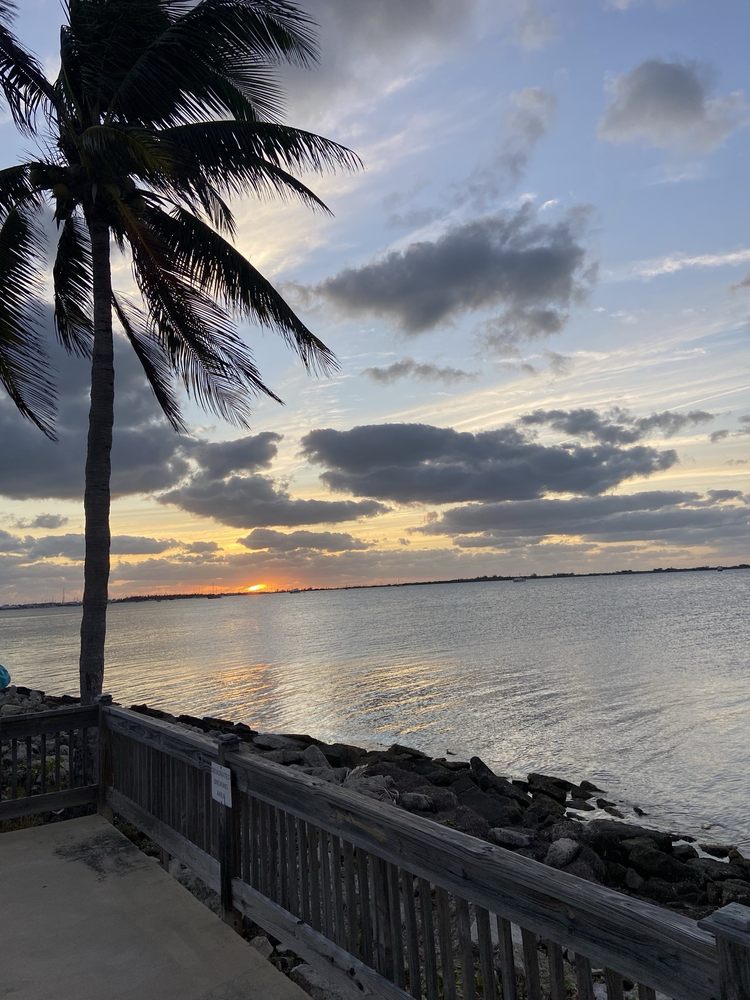 SUNSET LOUNGE - Updated December 2025 - 38 Photos & 22 Reviews - 911 ...