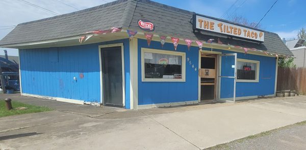 THE TILTED TACO - Updated October 2025 - 16 Photos - 9544 Lake Shore Rd ...