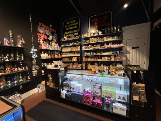 COZY CORNER SMOKE SHOP 2.0 - Updated October 2025 - 218 SW Federal Hwy ...