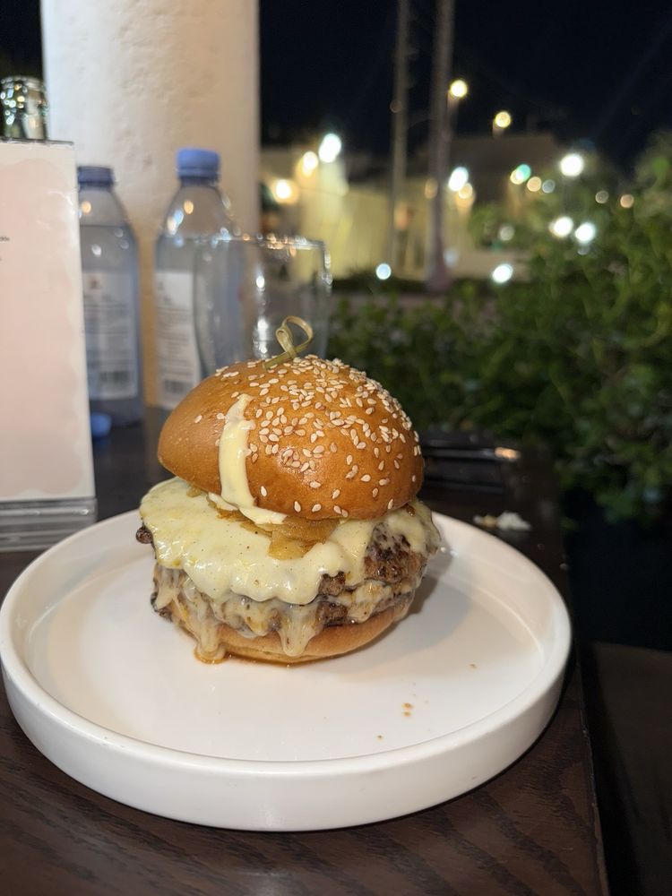 LE ROND BURGERS - Updated November 2025 - 30 Reviews & 95 Photos - 500 ...