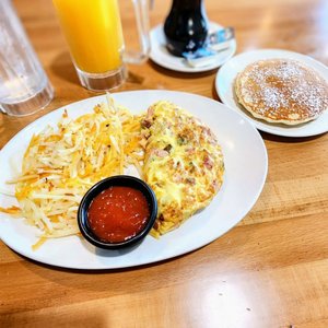 BREAD WINNERS CAFE & BAKERY - Updated October 2025 - 46 Photos & 36 ...