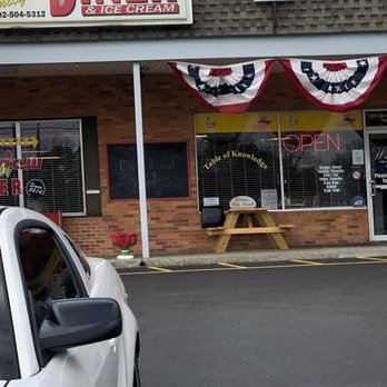 HILLVIEW FAMILY DINER & ICE CREAM - Updated April 2025 - 129 Photos ...