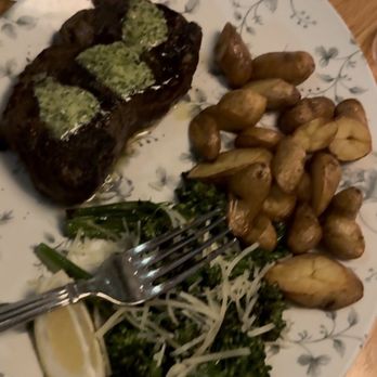 MATHEWS FOOD & DRINK - Updated December 2024 - 1078 Photos & 654 ...