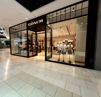 COACH - Updated September 2025 - 21 Photos & 41 Reviews - 400 S Baldwin ...