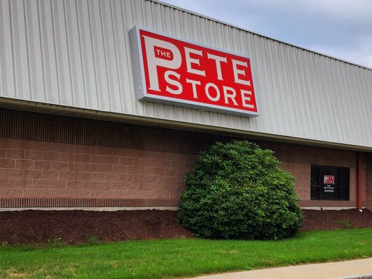 THE PETERBILT STORE - WESTERN MASS - Updated June 2025 - 11 Photos ...