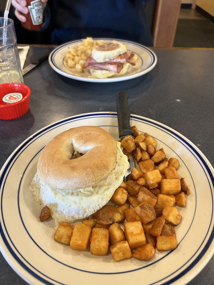 FREEDOM SQUARE DINER - Updated September 2025 - 29 Photos & 41 Reviews ...
