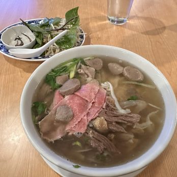 PHO 33 - Updated December 2024 - 526 Photos & 534 Reviews - 285 E 2700 ...