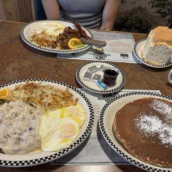 BLACK BEAR DINER - FEDERAL WAY - Updated November 2025 - 702 Photos ...