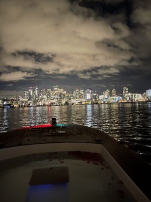 HOT TUB BOATS - 145 Photos & 130 Reviews - 2520 Westlake Ave N, Seattle, Washington - Boating ...
