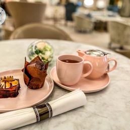 THE PINK HERMIT - Updated July 2025 - 81 Photos & 42 Reviews - 231 6th ...