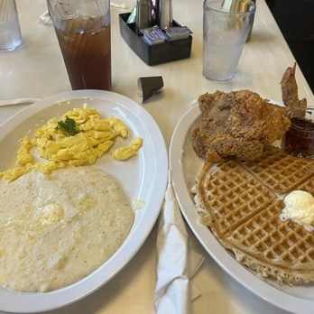 CHICAGO’S HOME OF CHICKEN & WAFFLES - Updated August 2024 - 32 Photos ...