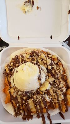 STICKY ICKY FUNNEL CAKES - Updated April 2025 - 484 Photos & 367 ...