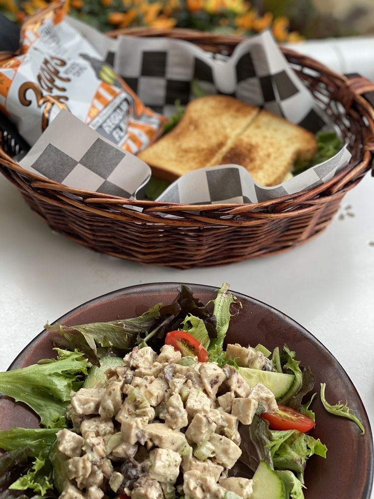 MIDDLEBURG COMMON GROUNDS - Updated September 2024 - 119 Photos & 142 Reviews - 114 W Washington ...